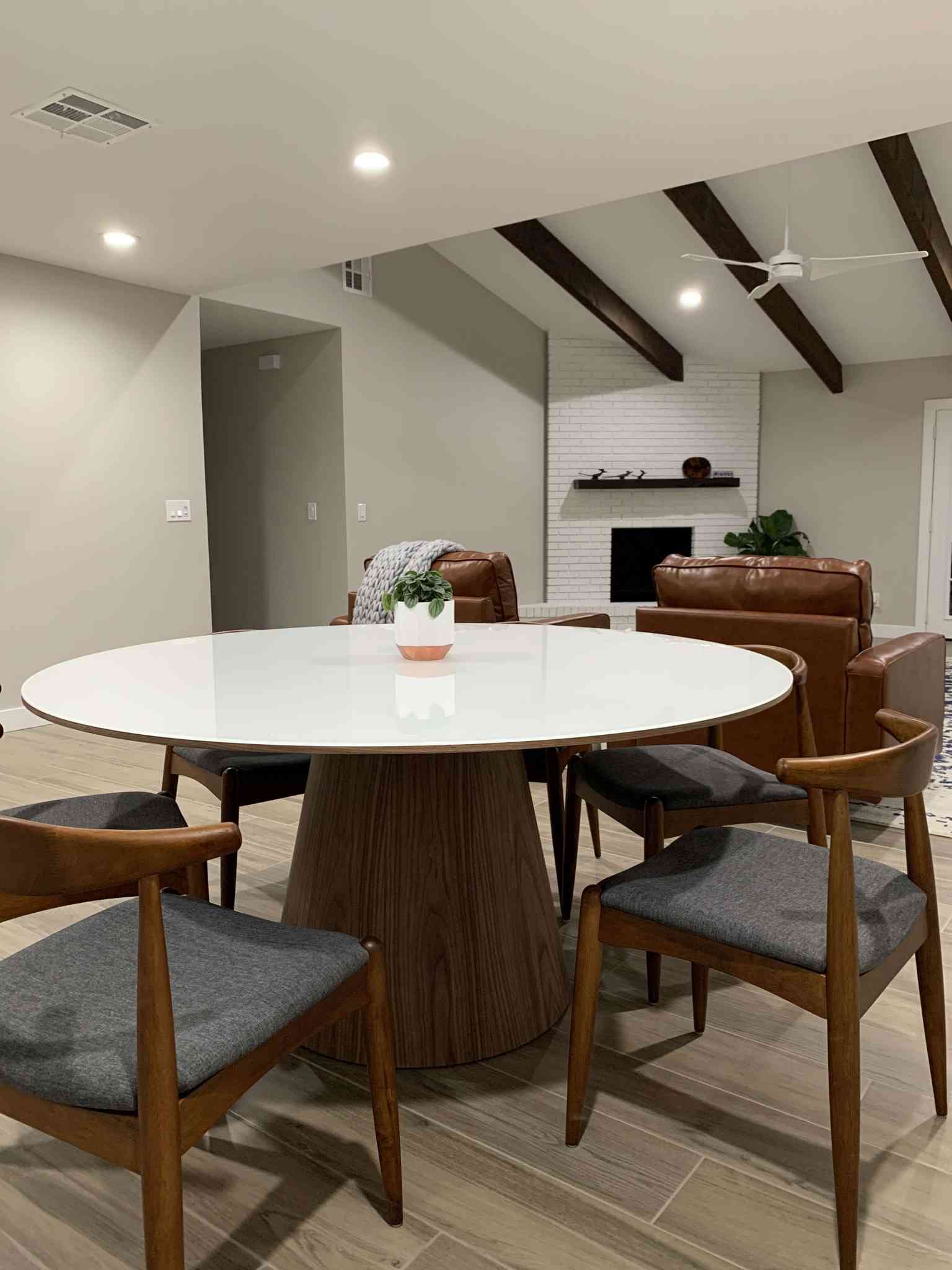 Winston Dining Table Round 63" | Mid Century Modern