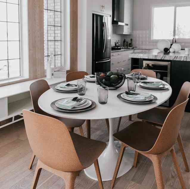 Tulip Table Oval - Lacquer | Reproduction | Rove Concepts