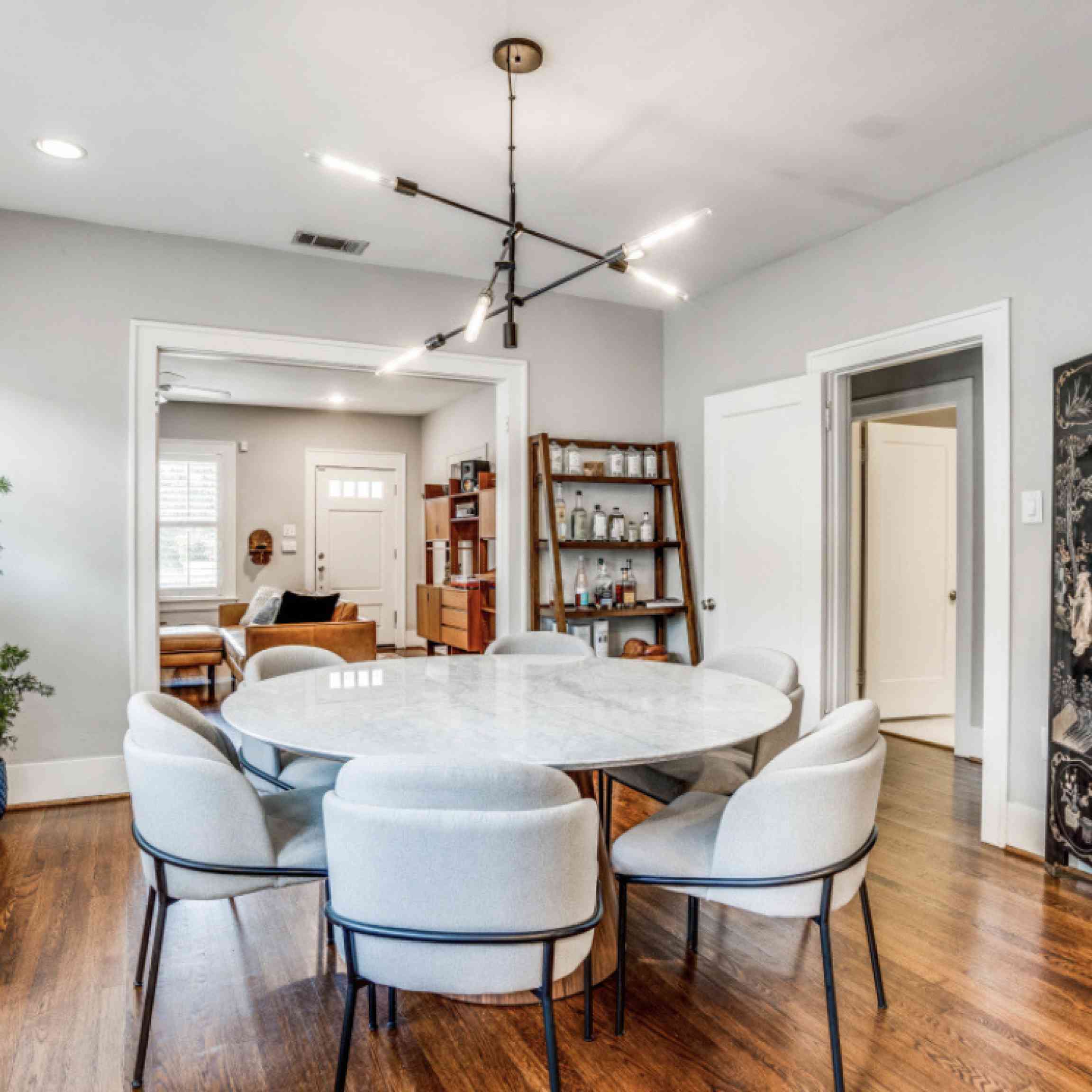 Winston Dining Table Round 63" | Mid Century Modern