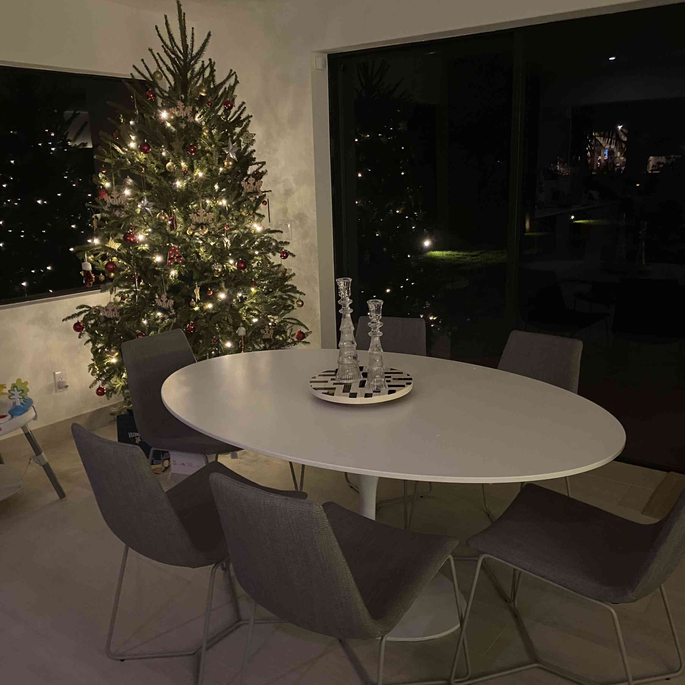 Tulip Table Oval - Lacquer | Reproduction | Rove Concepts