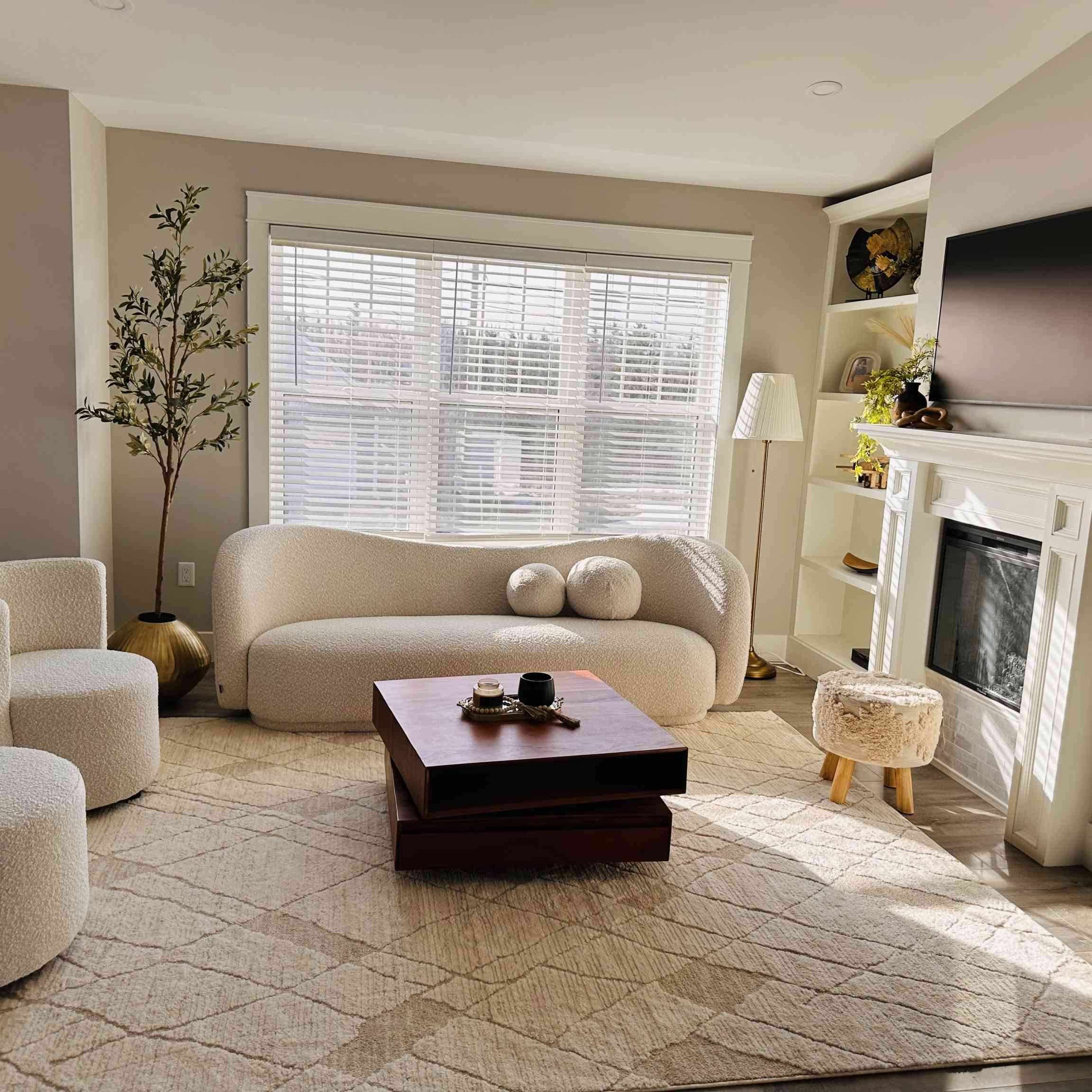 Diane Sofa | Rove Concepts